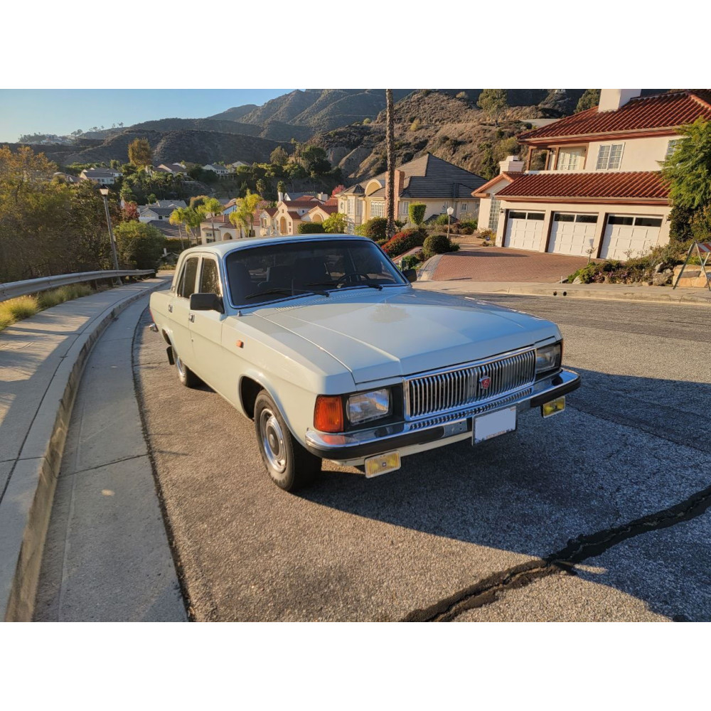 Volga GAZ 3102 for sale - sovietcars.com - sovietcars.com